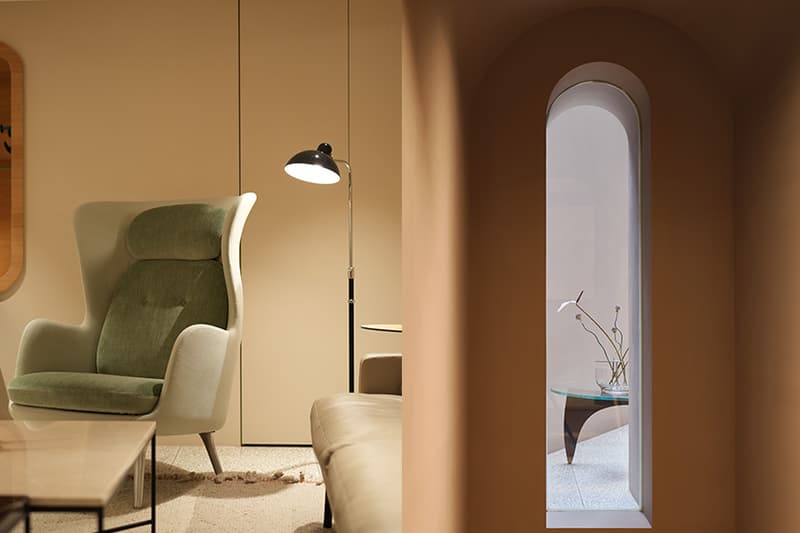 綠蔭下走入 Fritz Hansen，迷上丹麥百年品牌的絕美居家氛圍。 - POPBEE