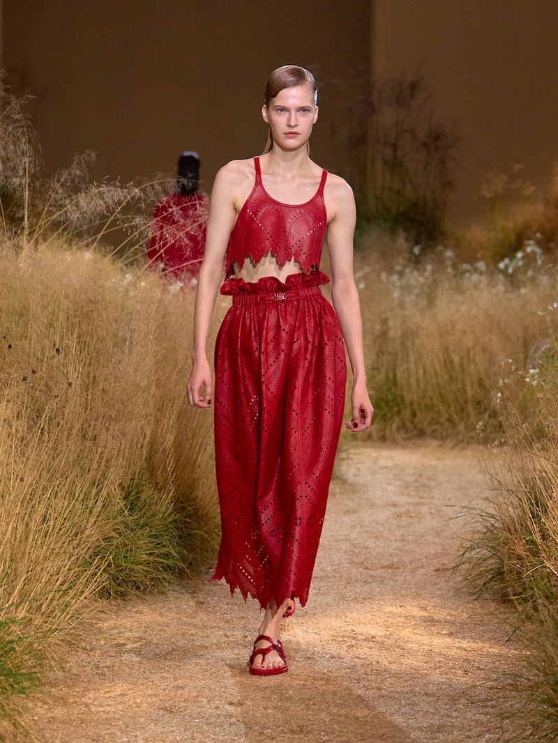 Hermès 2024 春夏大秀亮點：Quiet Luxury 低調時髦，比起橘更讓人愛上「皮革的顏色」！ - POPBEE