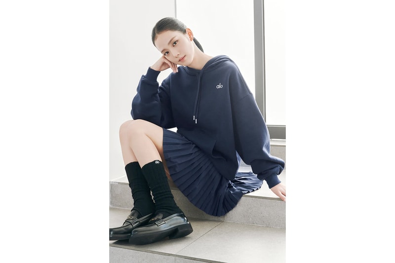 Jisoo 的私服愛牌 Alo：正式成為品牌大使，熱騰騰形象照公開... 一定要認識的時髦瑜伽服！ - POPBEE