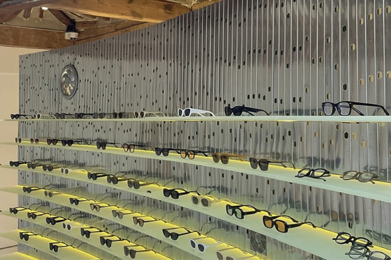 首爾逛街攻略：被稱作「平價版 Gentle Monster」的 BLUE ELEPHANT，眼鏡控不能錯過！ - POPBEE