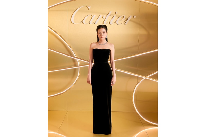 Jisoo 在 Cartier Trinity 巴黎宴會上，仙氣美又衝上話題第一名！黑色小禮服總是經典！ - POPBEE