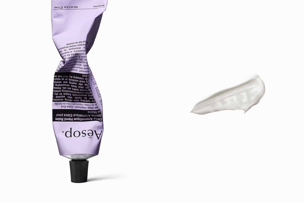 柔美的淡紫色包裝：Aesop 睽違多年推出新護手霜「厄勒俄斯」還可以搭配香水使用！ - POPBEE