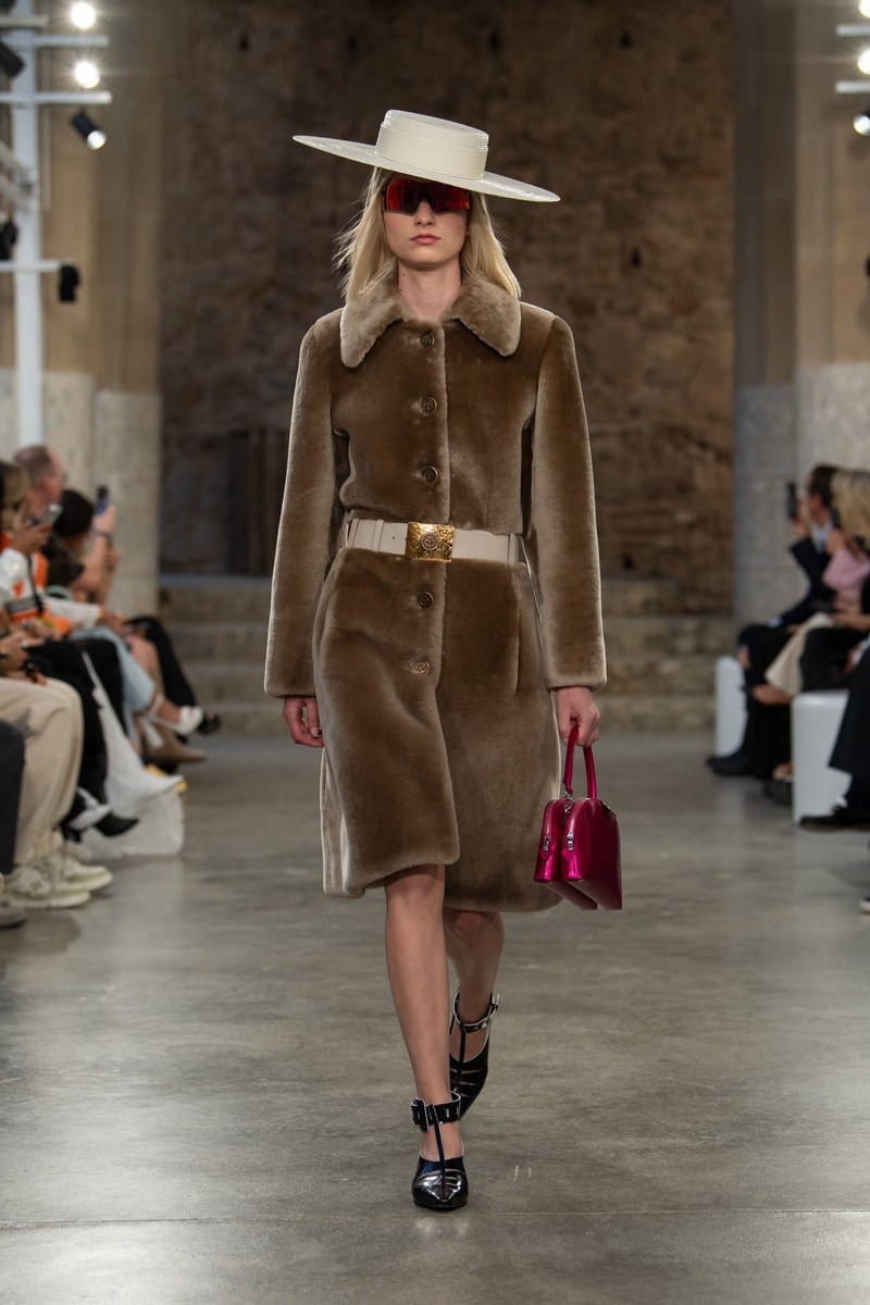 Louis Vuitton Cruise 25：建築與時裝的對話，從會場到設計也感到 Nicolas Ghesquière 有多愛西班牙 - POPBEE