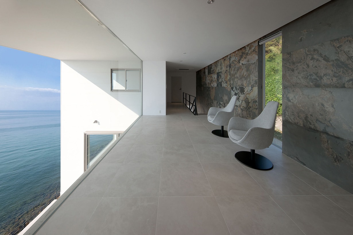 每扇窗景都美到令人屏息：住進這間日本海岸別墅，來場屬於自己的浪漫逃亡。 - POPBEE