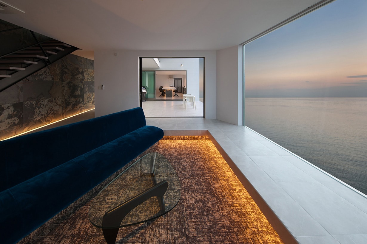 每扇窗景都美到令人屏息：住進這間日本海岸別墅，來場屬於自己的浪漫逃亡。 - POPBEE