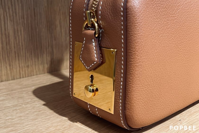 Hermès 全新手袋已瞄準：找不到 Logo 也無妨，耐看又可愛的小方包 Faubourg Express！ - POPBEE
