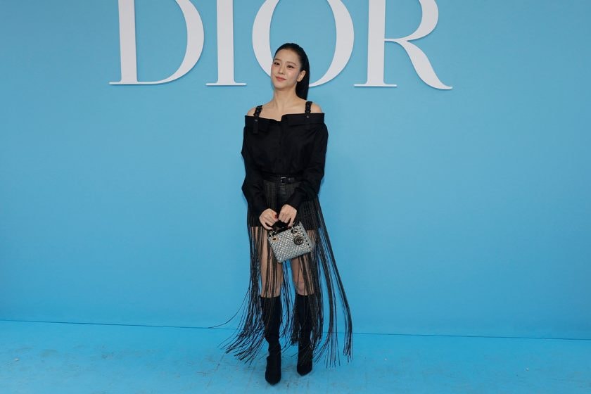 PFW：果然是小公主！Dior 還未發佈的 2025 春夏秀款，已經在 Jisoo 身上！ - POPBEE
