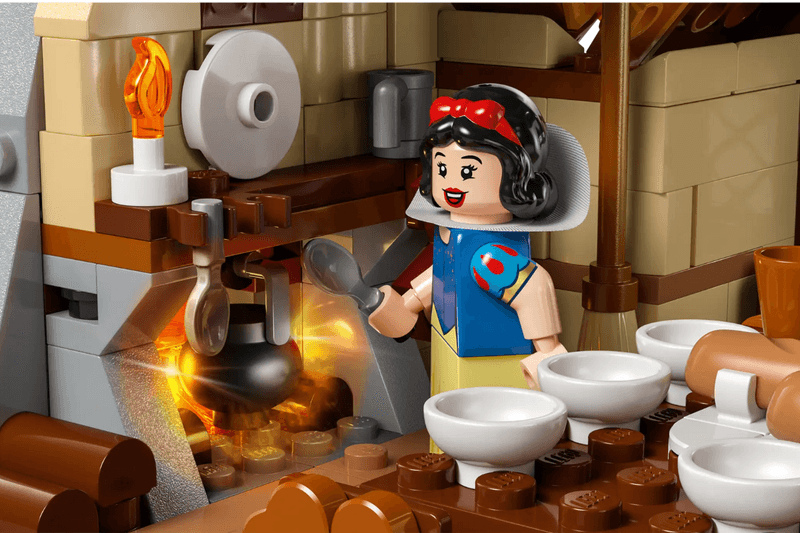 美女與野獸、迪士尼城堡、白雪公主小屋：滿滿細節的三款 LEGO，絕對是夢幻禮物！ - POPBEE