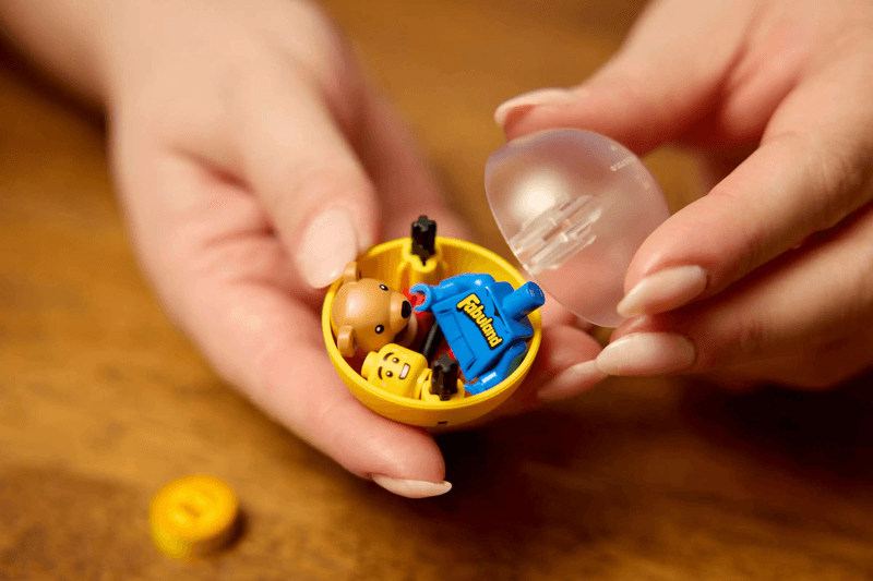 擁有自己的一台扭蛋機也太夢幻：LEGO 這款新設計，真的能扭出樂高人偶！ - POPBEE