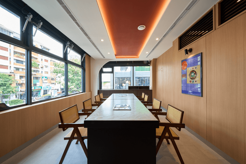 韓式國民美食：限定菜色、營業至凌晨 ... 道地馬鈴薯排骨火鍋 Uncle-K 新開幕！ - POPBEE