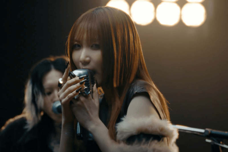 YOASOBI 六週年大驚喜：新曲〈劇上〉找來菅田將暉助陣、Ayase 首度獻聲...粉絲感動喊：「終於」！ - POPBEE