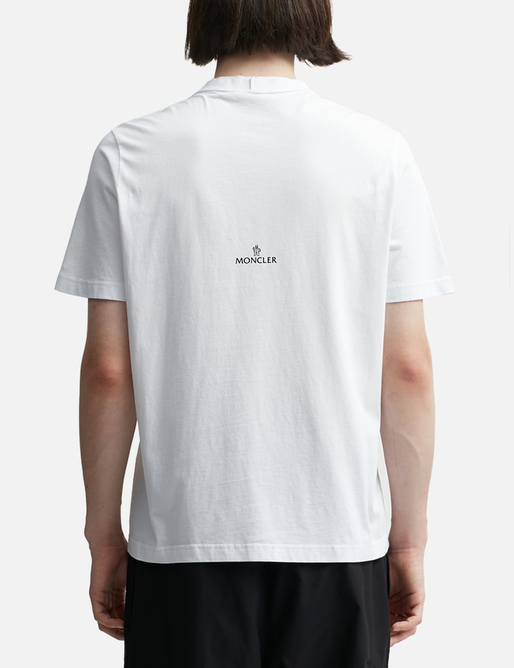 Moncler - EMBLEM T-SHIRT | HBX - HYPEBEAST 為您搜羅全球潮流時尚品牌