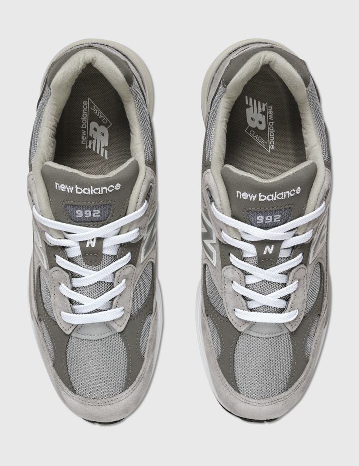 New Balance - NEW BALANCE 992 MADE IN USA (M992GR) | HBX - HYPEBEAST 為您搜羅全球潮流時尚品牌