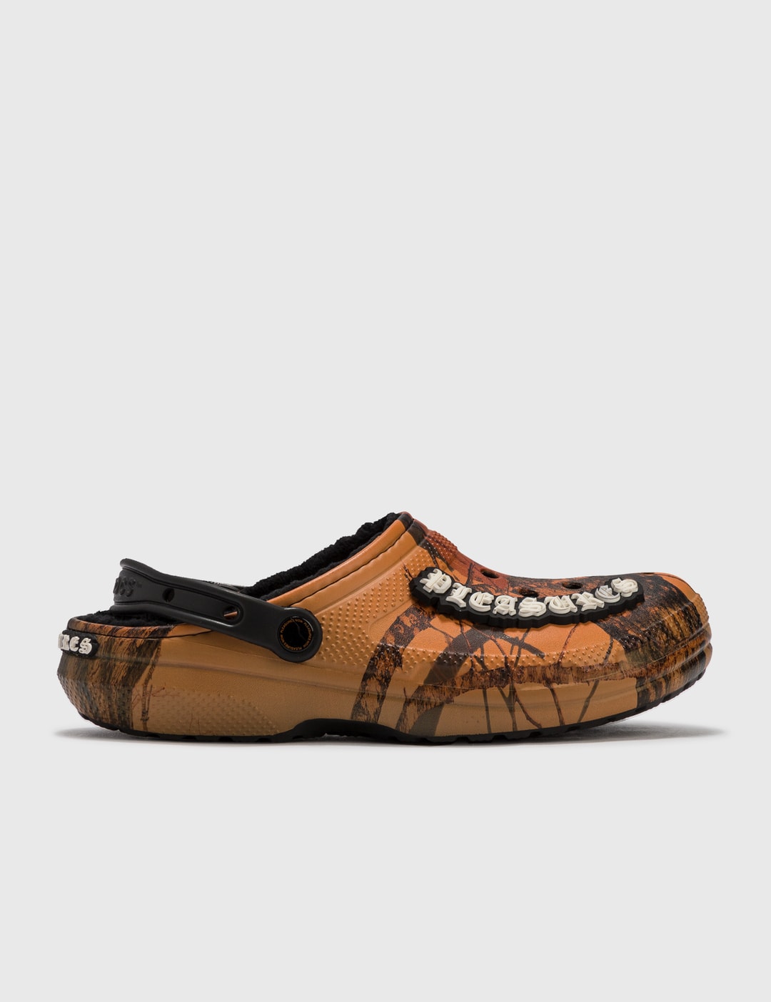 Crocs - PLEASURE X CROCOS SHOES (NO BOX) | HBX - HYPEBEAST 為您搜羅全球潮流時尚品牌