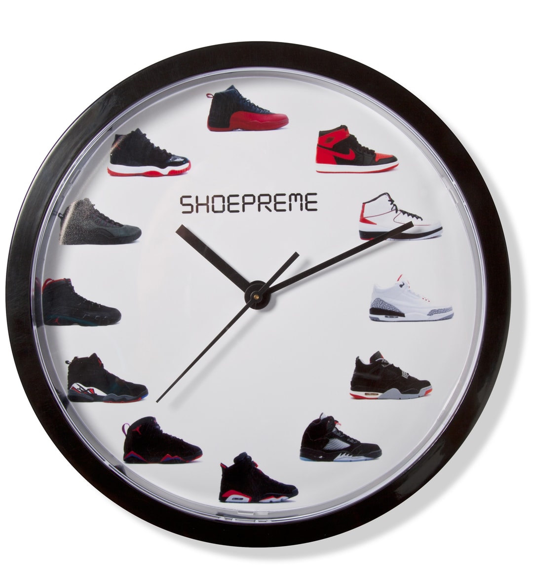 Shoepreme - Black/ White Sneaker Wall Clock | HBX - HYPEBEAST 為您搜羅全球潮流時尚品牌