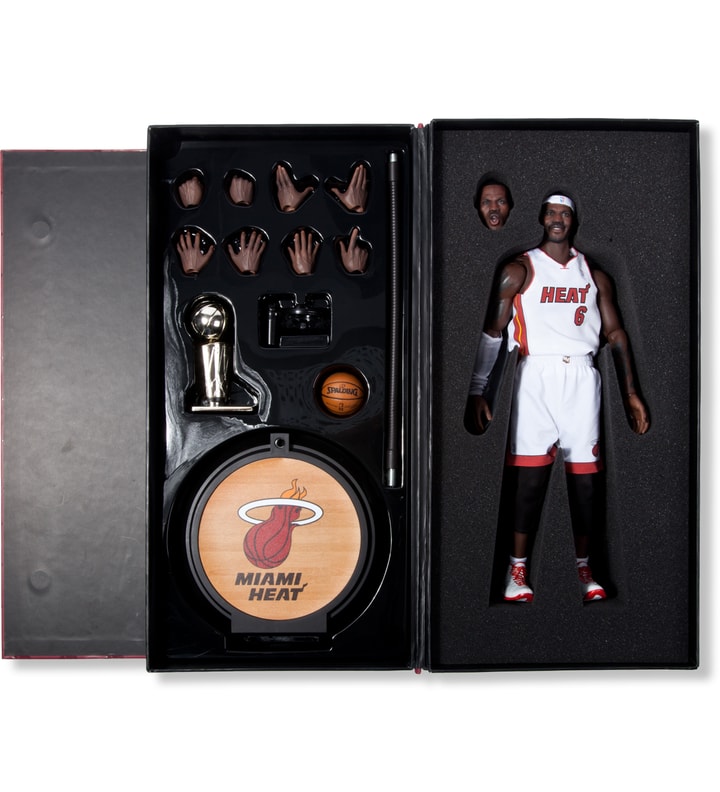 ENTERBAY - Real Masterpiece: NBA Collection - LeBron James | HBX - 하입 ...