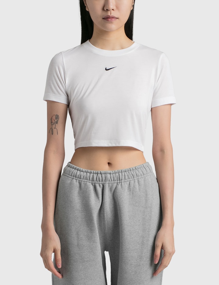 Nike - Nike Sportswear Essential Crop Top | HBX - HYPEBEAST 為您搜羅全球潮流時尚品牌
