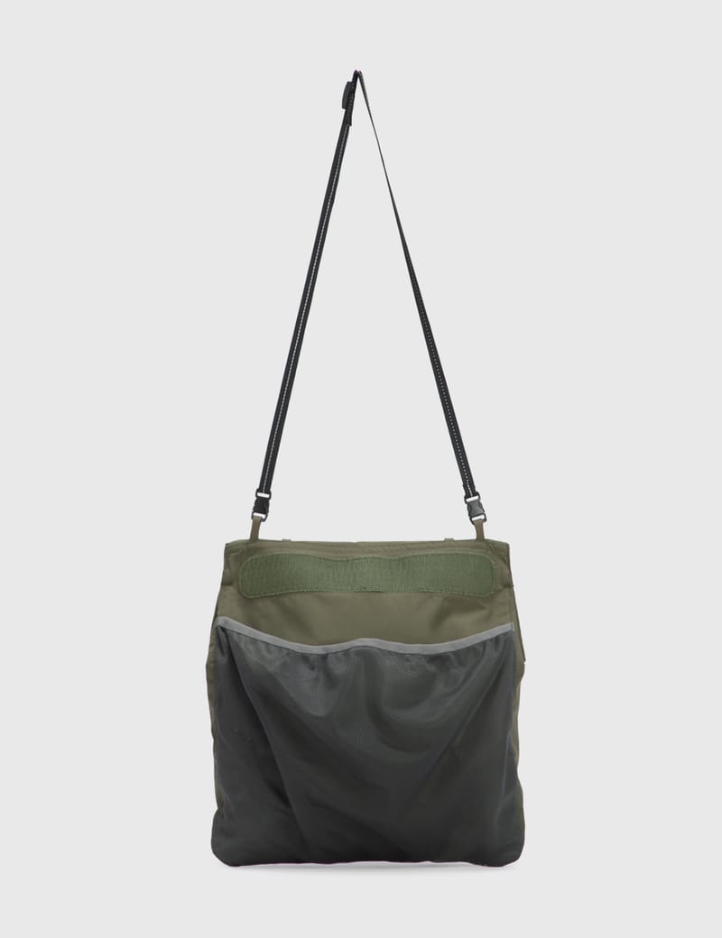 norbit by Hiroshi Nozawa - Backpack Holder Hooded Jacket norbit by Hiroshi Nozawa - Backpack Holder Hooded Jacket
