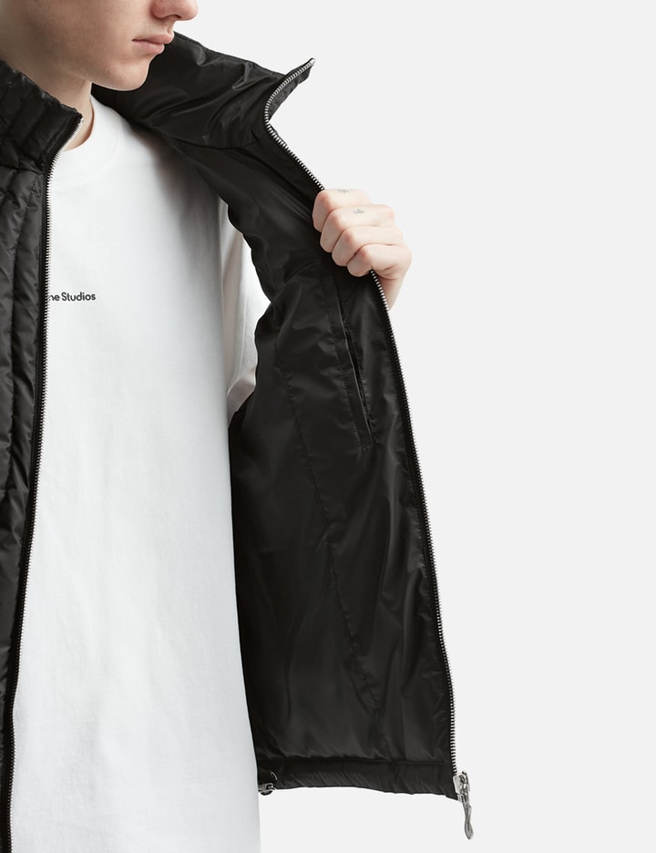 THUG CLUB - CC01 PUFFER VEST JACKET | HBX - HYPEBEAST 為您搜羅全球潮流時尚品牌