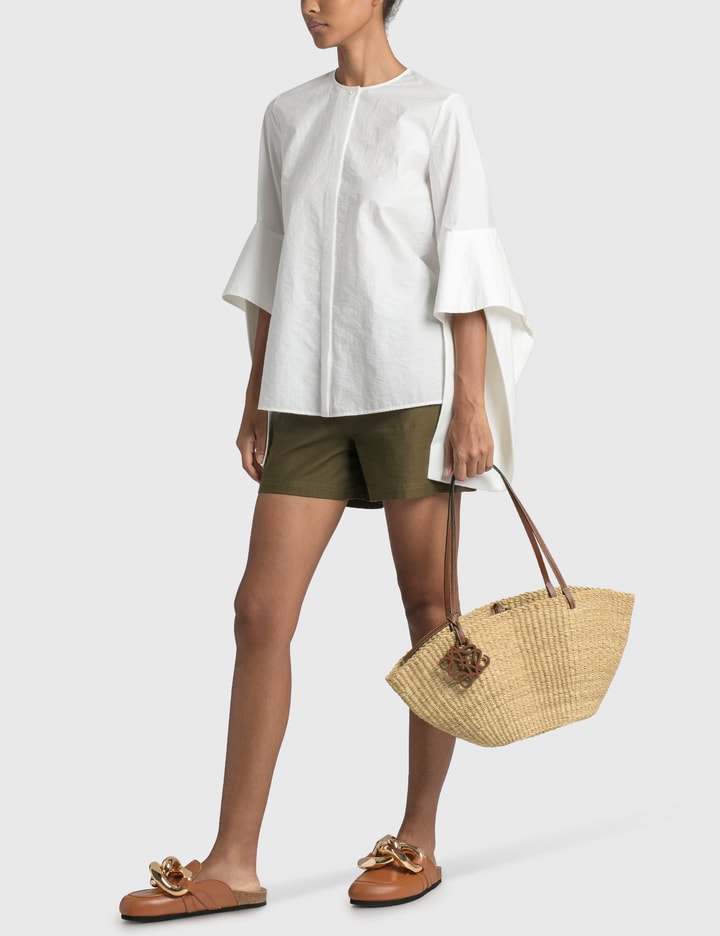 Loewe - Small Shell Basket Bag | HBX - HYPEBEAST 為您搜羅全球潮流時尚品牌