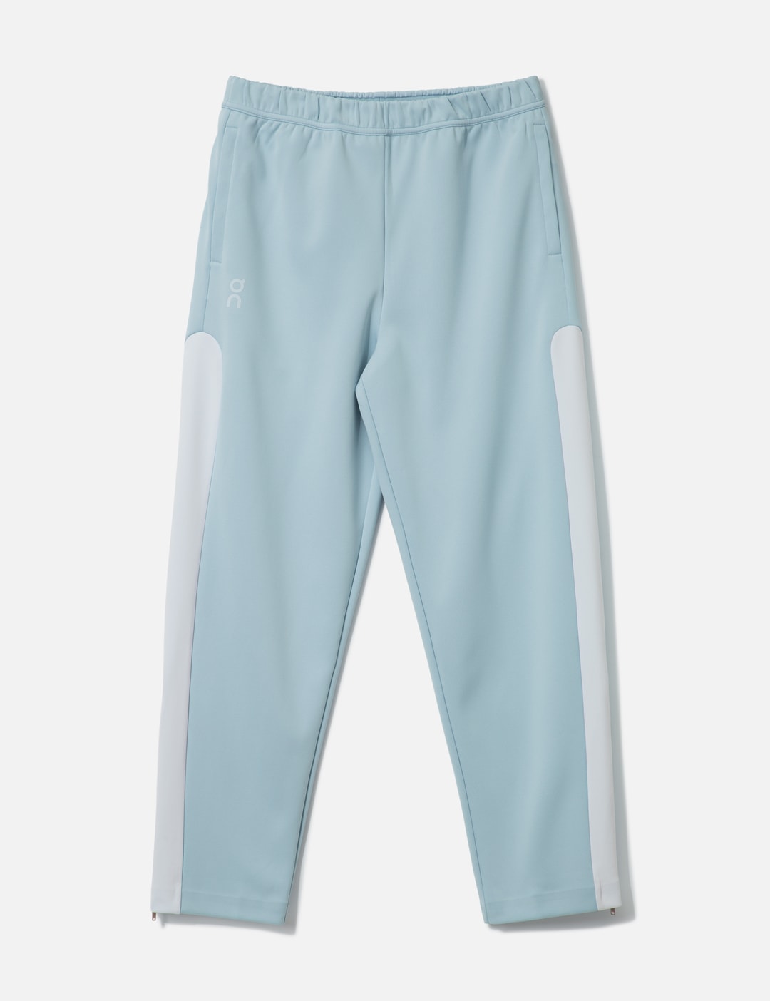 On On x Bureau Borsche Track Pants IKON - 聯乘款寬鬆休閒運動褲，雙層針織、反光Logo與多口袋設計 ...
