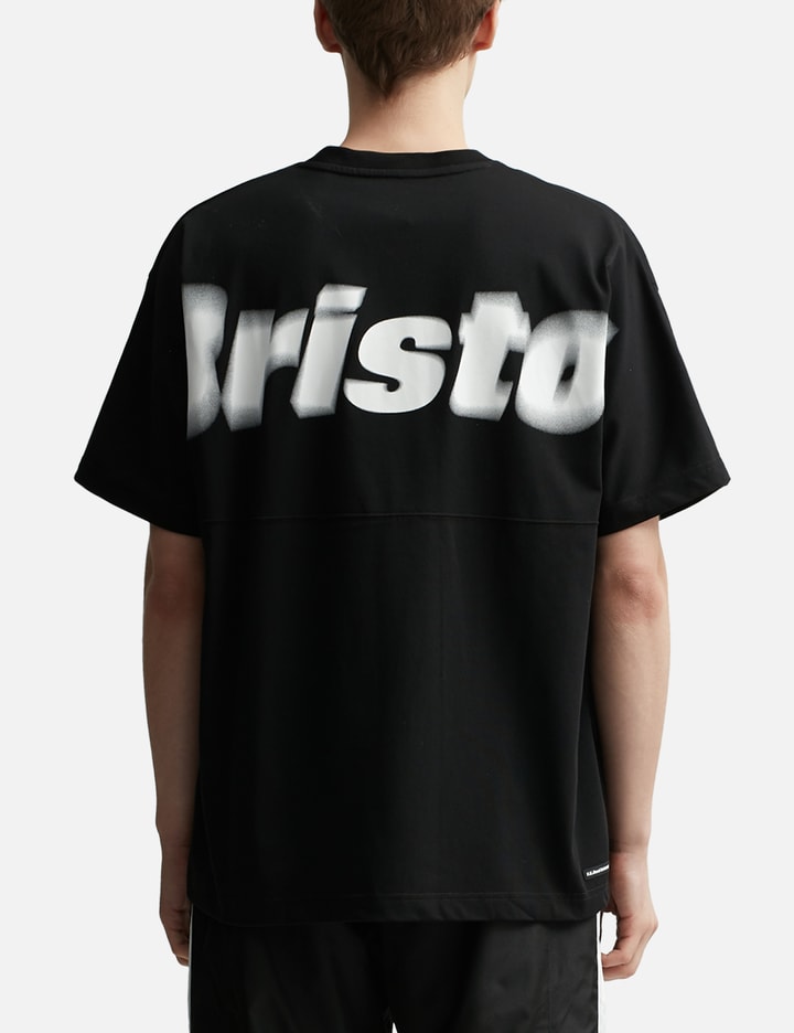 F.C. Real Bristol - BLURRED BIG LOGO S/S TEAM BAGGY T-SHIRT | HBX - HYPEBEAST 為您搜羅全球潮流時尚品牌