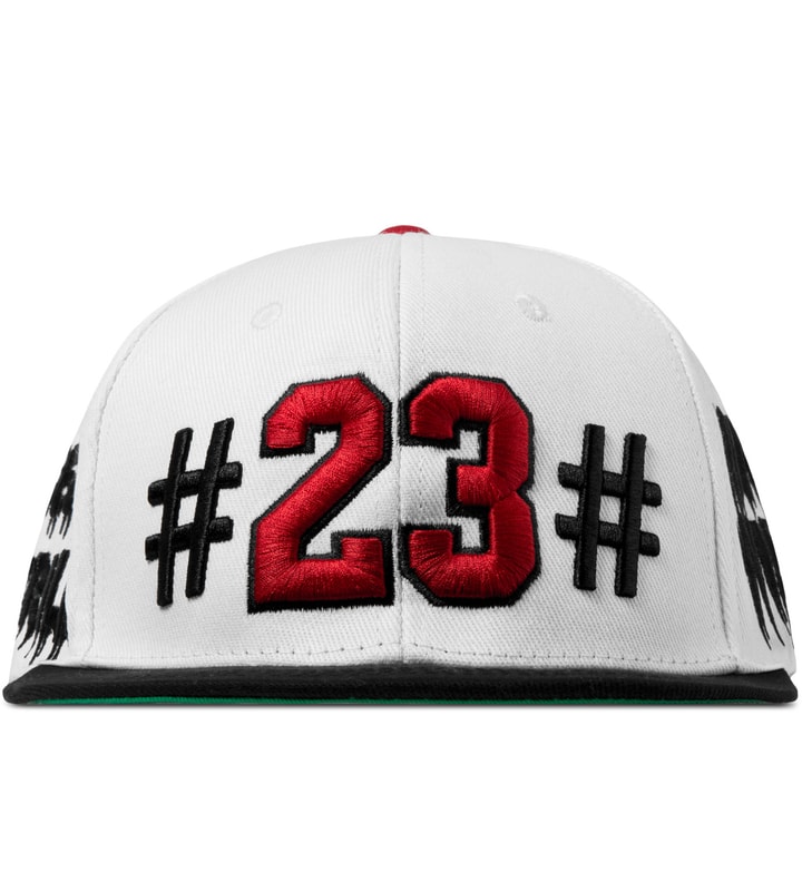 BEENTRILL - White Mike Will 23 Snapback Cap | HBX - HYPEBEAST 為您搜羅全球潮流時尚品牌