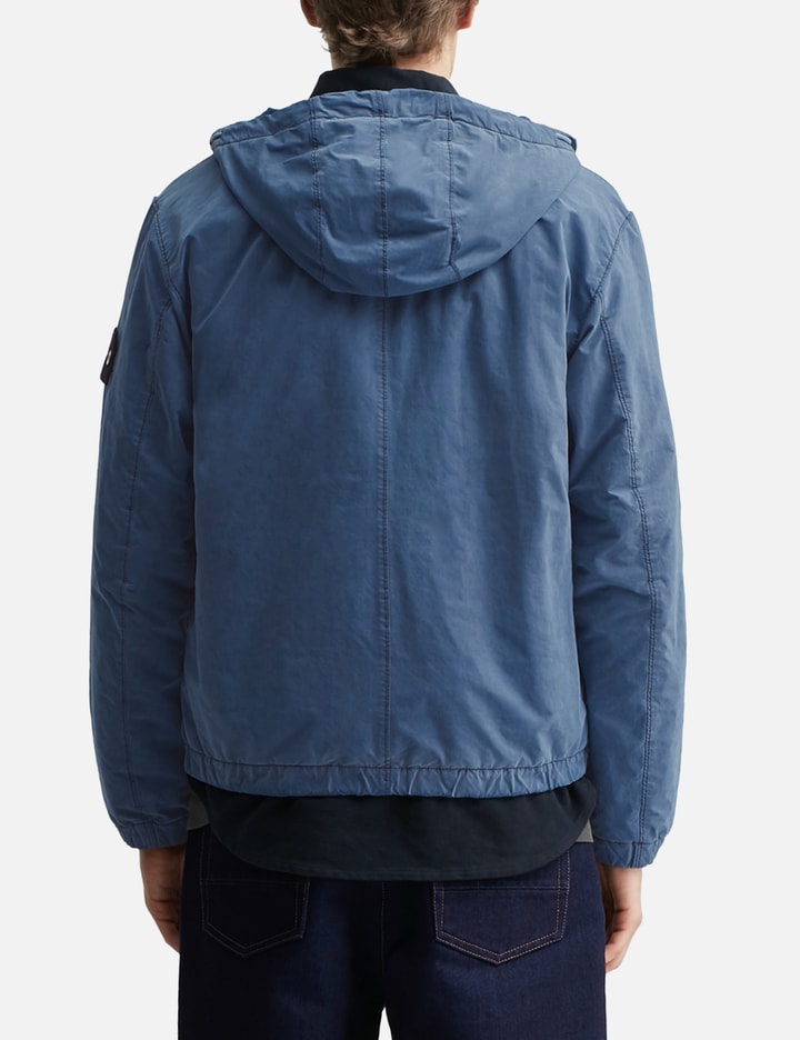 Stone Island David Light Indigo - 輕薄防潑連帽夾克，靛藍色，實用細節與Denim Research徽章 | HBX