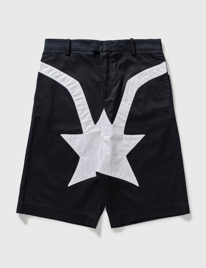 Givenchy - GIVENCHY STAR PATCH SHORTS | HBX - HYPEBEAST 為您搜羅全球潮流時尚品牌