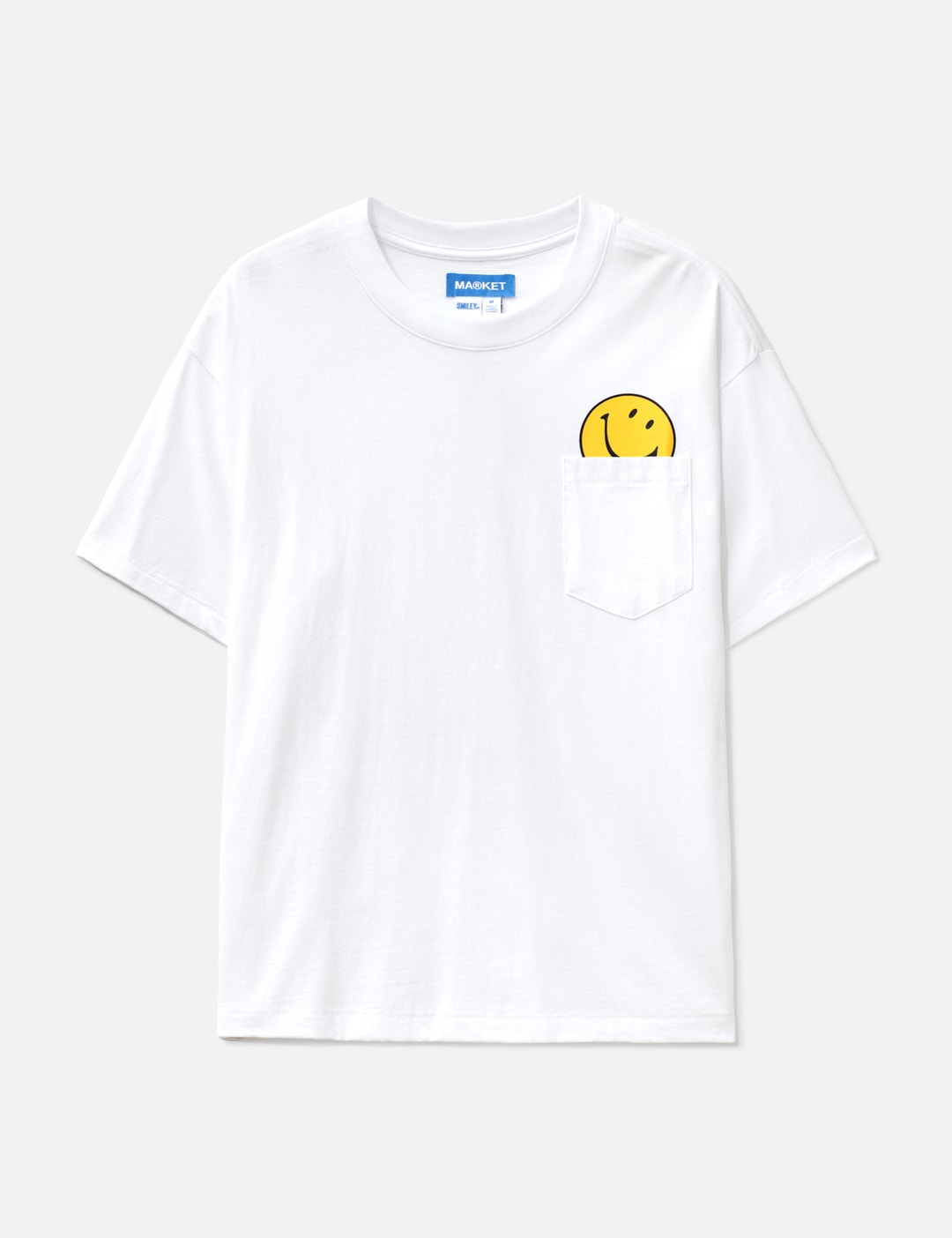 Market Market x Smiley Peek-a-boo Pocket T-Shirt - 簡約白色短袖，胸前趣味笑臉口袋，純棉 ...