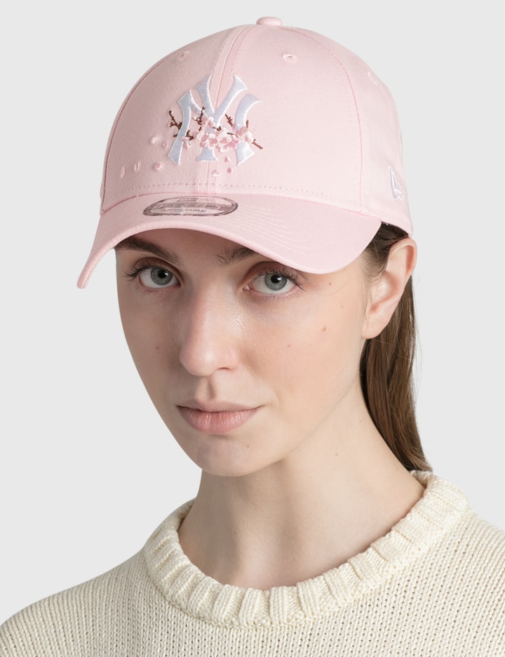 New Era - Sakura New York Yankees 9FORTY Cap | HBX - HYPEBEAST 為您搜羅全球潮流時尚品牌