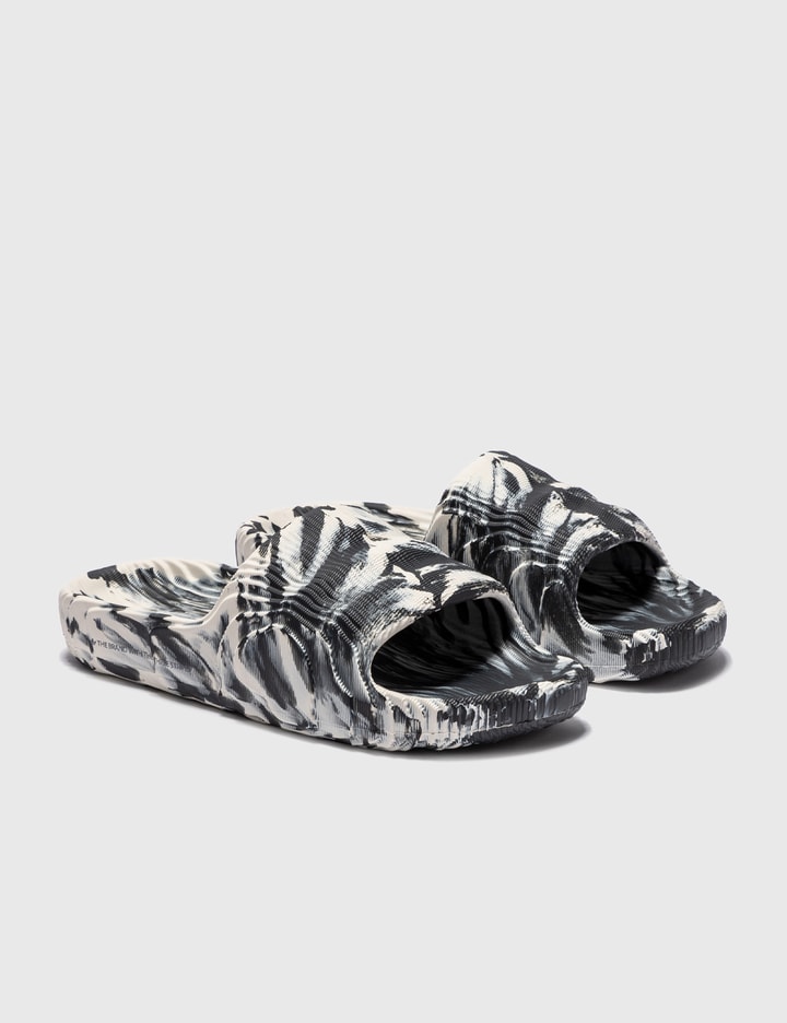 Adidas Originals - Adilette 22 Slides | HBX - HYPEBEAST 為您搜羅全球潮流時尚品牌
