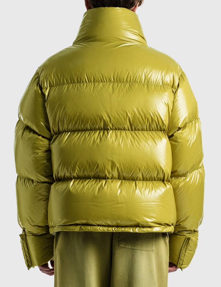 Spannende Entire Studios Puffer Bild