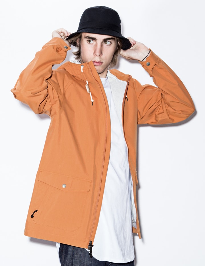 Poler - Persimmon 2.5L Vagabond Jacket | HBX - HYPEBEAST 為您搜羅全球潮流時尚品牌