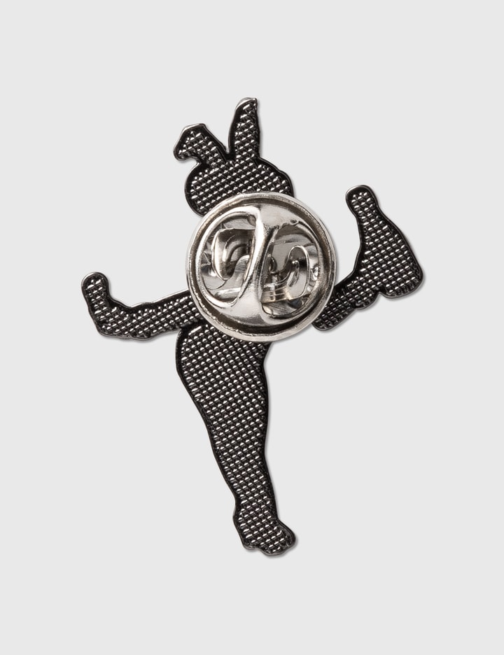 Wacko Maria - Bunny Girl Pin | HBX - HYPEBEAST 為您搜羅全球潮流時尚品牌