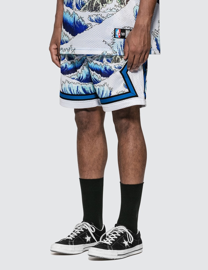 RIPNDIP - Great Wave Mesh Basketball Shorts | HBX - HYPEBEAST 為您搜羅全球潮流時尚品牌