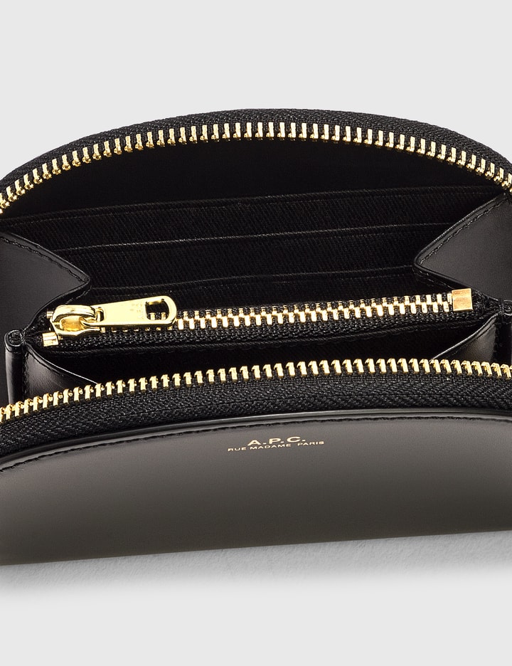 A.P.C. - Half Moon Compact Wallet | HBX - HYPEBEAST 為您搜羅全球潮流時尚品牌