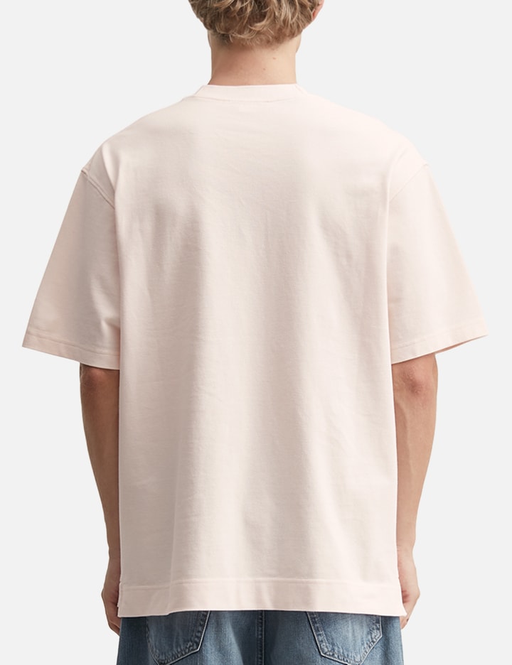 Acne Studios Embroidered Logo T-Shirt - 有机棉宽松版型，3D刺绣Logo点亮婴儿粉街头风。 | HBX