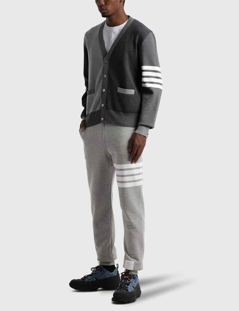Thom Browne - ミラノ ステッチ Vネック カーディガン | HBX Thom Browne - ミラノ ステッチ Vネック カーディガン | HBX