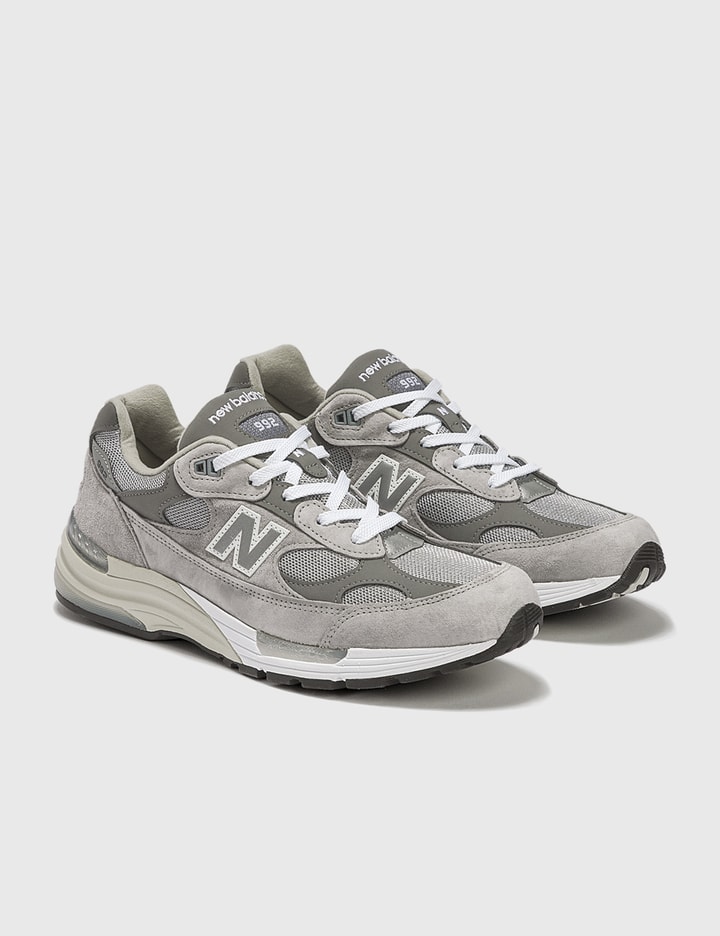 New Balance - NEW BALANCE 992 MADE IN USA (M992GR) | HBX - HYPEBEAST 為您搜羅全球潮流時尚品牌