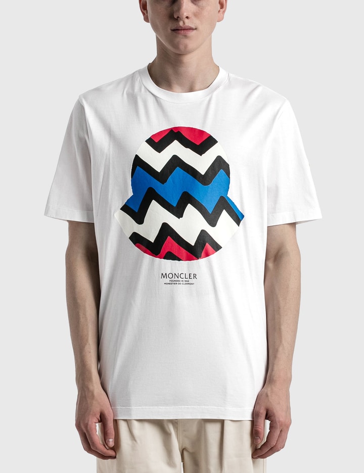 Moncler - Graphic Logo Motif T-shirt | HBX - HYPEBEAST 為您搜羅全球潮流時尚品牌